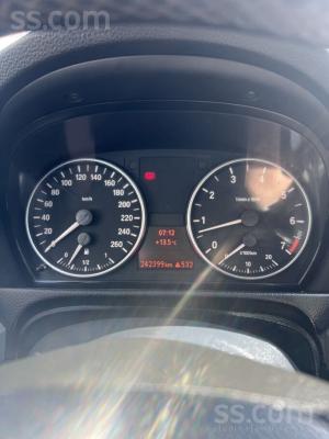 Pelēks BMW 320 2007 Ogre, ar dzinēja tilpumu 2.00 L un nobraukumu 240 tūkst. km par 2400 €, foto 8 vietnē AUTOMOTO.COM.LV