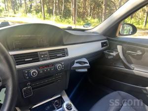 Grey BMW 320 2007 in Riga, with an engine capacity of 2.00 L and mileage of 382 thousand km for 3000 €, photo 9 on AUTOMOTO.COM.LV