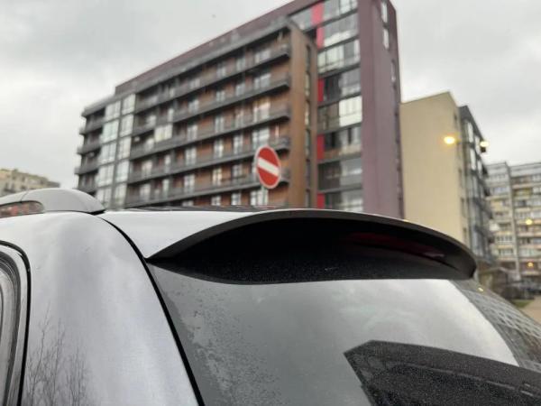 Grey BMW 320 2007 in Riga, with an engine capacity of 2.00 L and mileage of 376 thousand km for 4990 €, photo 6 on AUTOMOTO.COM.LV