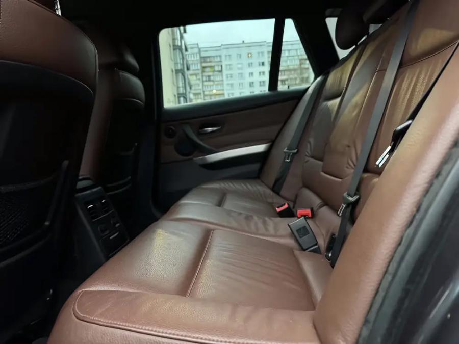 Pelēks BMW 320 2007 Rīga, ar dzinēja tilpumu 2.00 L un nobraukumu 361 tūkst. km par 4790 €, foto 13 vietnē AUTOMOTO.COM.LV
