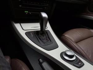 Pelēks BMW 320 2007 Rīga, ar dzinēja tilpumu 2.00 L un nobraukumu 361 tūkst. km par 4790 €, foto 22 vietnē AUTOMOTO.COM.LV