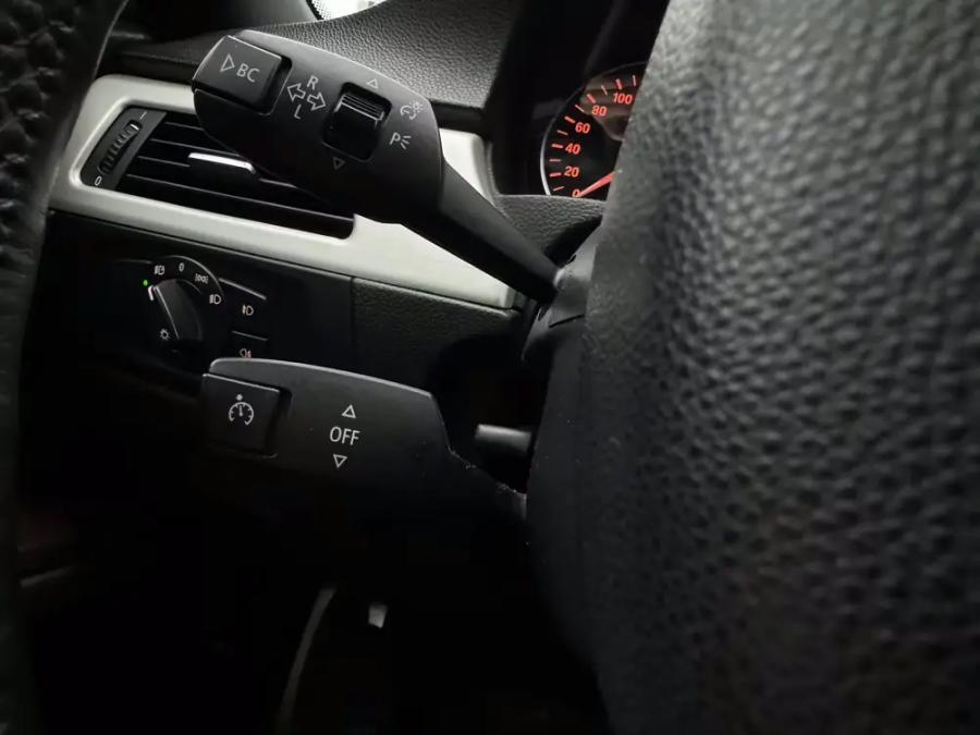 Pelēks BMW 320 2007 Rīga, ar dzinēja tilpumu 2.00 L un nobraukumu 361 tūkst. km par 4790 €, foto 30 vietnē AUTOMOTO.COM.LV