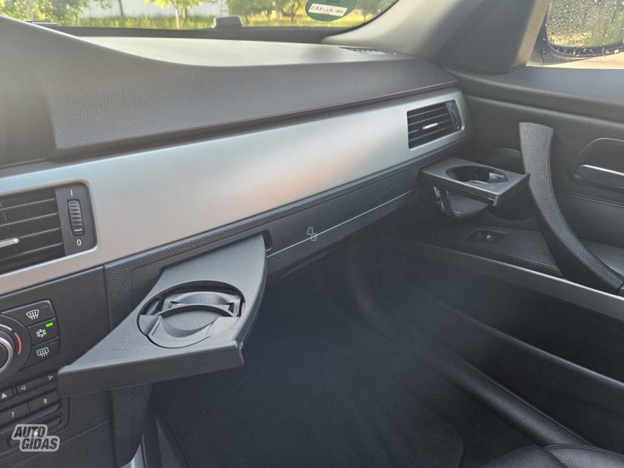 Pelēks BMW 320 2007 Šakiai, ar dzinēja tilpumu 2.00 L un nobraukumu 249 tūkst. km par 3600 €, foto 13 vietnē AUTOMOTO.COM.LV