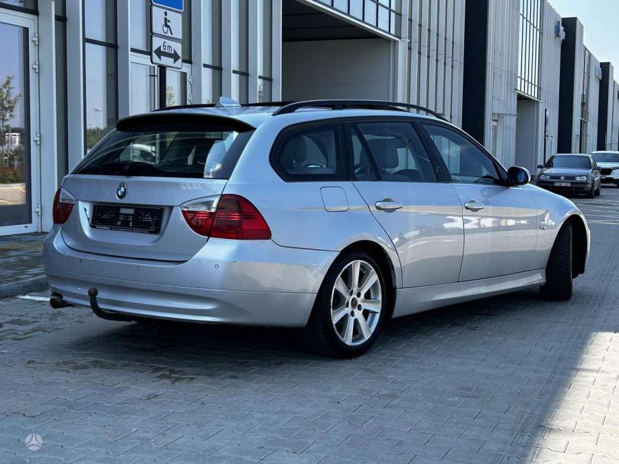 Grey BMW 320 2007 in Vilnius, with an engine capacity of 2.00 L and mileage of 361 thousand km for 3350 €, photo 6 on AUTOMOTO.COM.LV