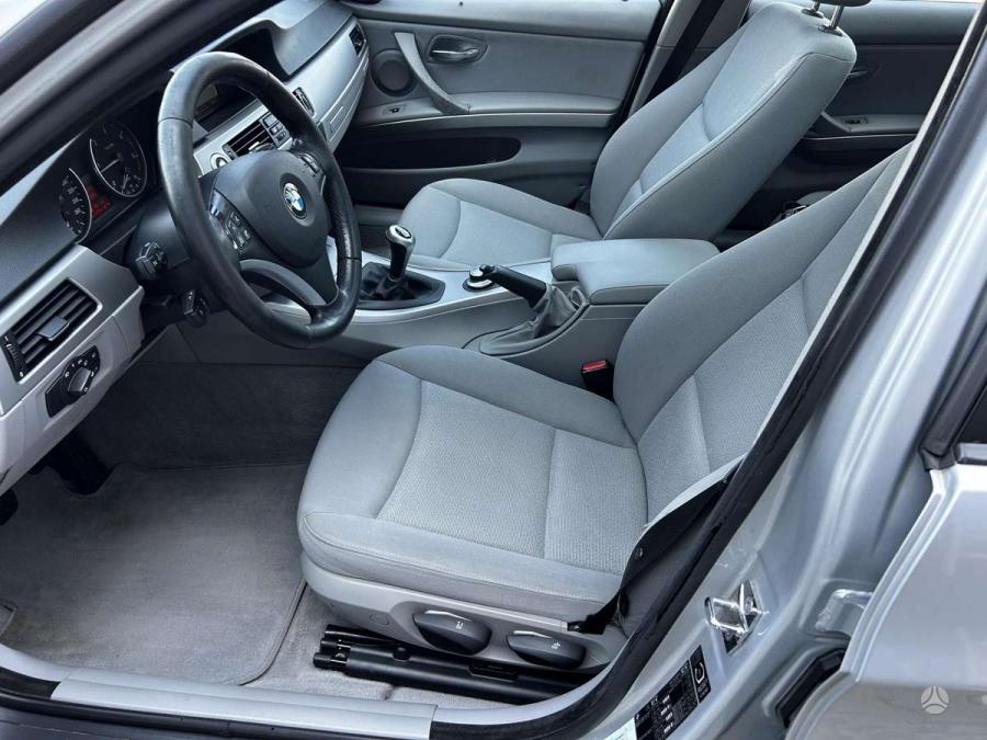 Grey BMW 320 2007 in Vilnius, with an engine capacity of 2.00 L and mileage of 361 thousand km for 3350 €, photo 10 on AUTOMOTO.COM.LV