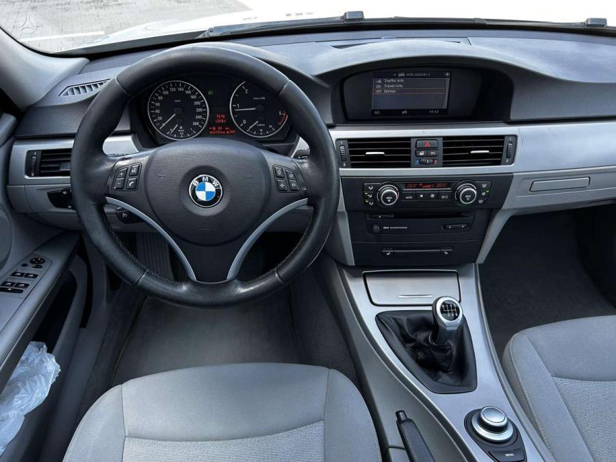 Grey BMW 320 2007 in Vilnius, with an engine capacity of 2.00 L and mileage of 361 thousand km for 3350 €, photo 12 on AUTOMOTO.COM.LV