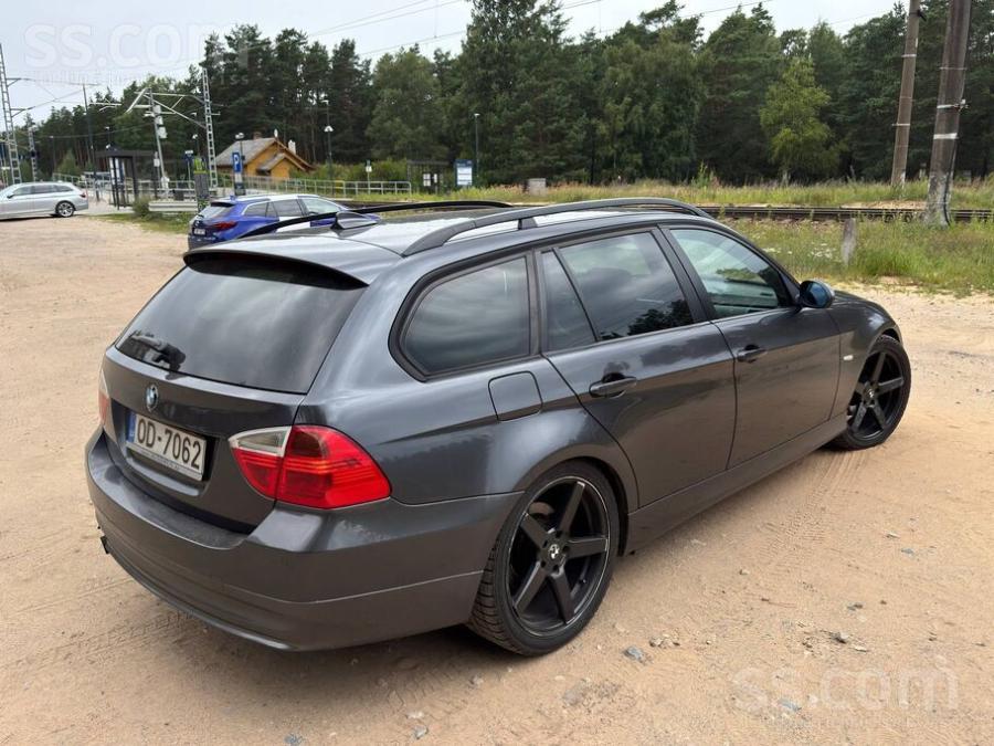 Grey BMW 320 2007 in Riga, with an engine capacity of 2.00 L and mileage of 433 thousand km for 3500 €, photo 3 on AUTOMOTO.COM.LV