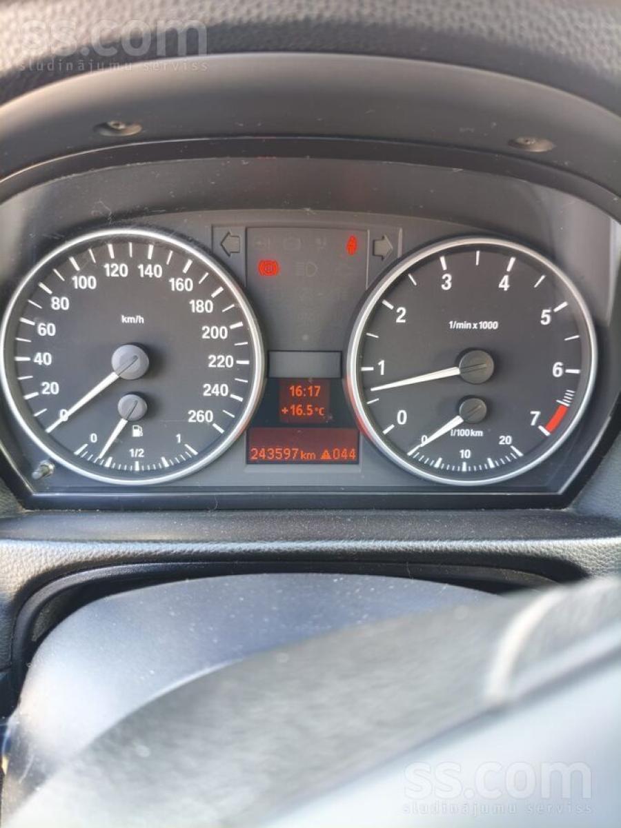 Pelēks BMW 320 2007 Jūrmala, ar dzinēja tilpumu 2.00 L un nobraukumu 243 tūkst. km par 2150 €, foto 8 vietnē AUTOMOTO.COM.LV