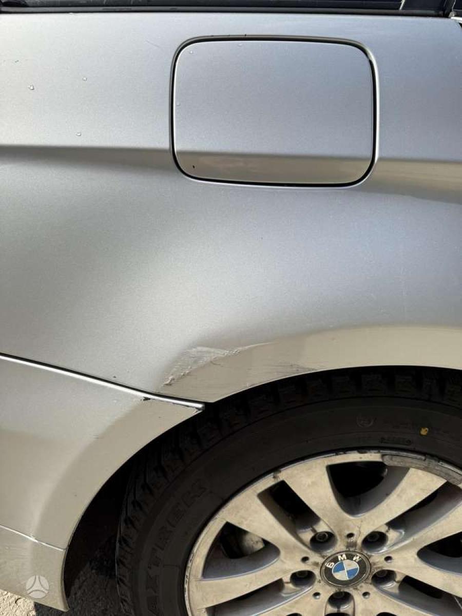 Pelēks BMW 320 2007 Viļņa, ar dzinēja tilpumu 2.00 L un nobraukumu 359 tūkst. km par 2200 €, foto 13 vietnē AUTOMOTO.COM.LV