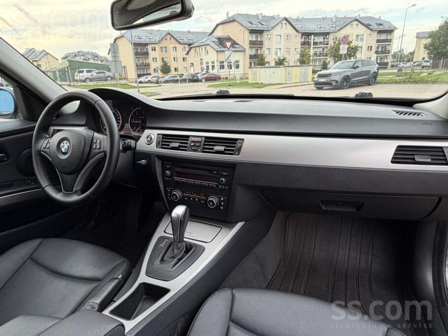 Grey BMW 320 2007 in Riga, with an engine capacity of 2.00 L and mileage of 279 thousand km for 3590 €, photo 12 on AUTOMOTO.COM.LV