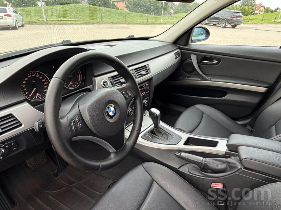 Grey BMW 320 2007 in Riga, with an engine capacity of 2.00 L and mileage of 279 thousand km for 3590 €, photo 13 on AUTOMOTO.COM.LV