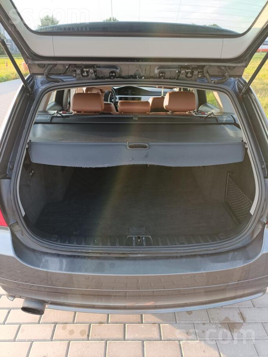 Grey BMW 320 2007 in Riga, with an engine capacity of 2.00 L and mileage of 306 thousand km for 2890 €, photo 10 on AUTOMOTO.COM.LV