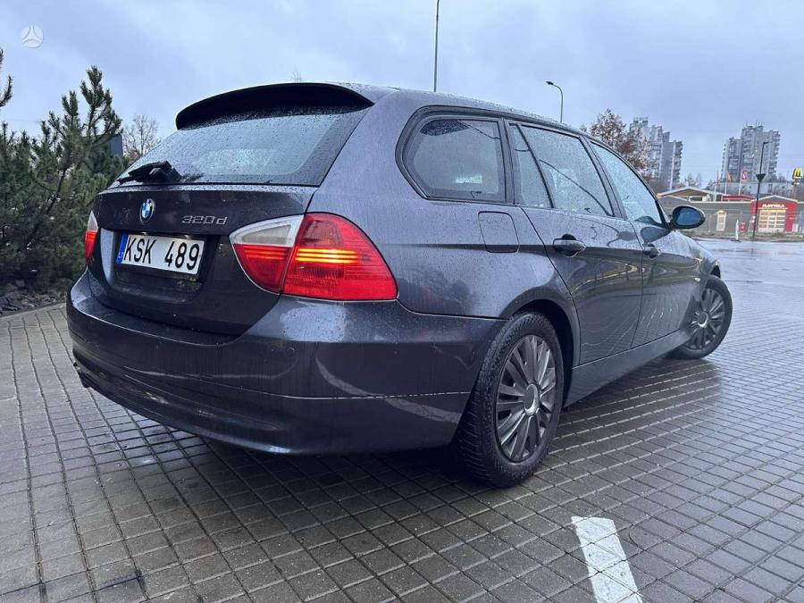 Grey BMW 320 2008 in Vilnius, with an engine capacity of 2.00 L and mileage of 262 thousand km for 2750 €, photo 4 on AUTOMOTO.COM.LV
