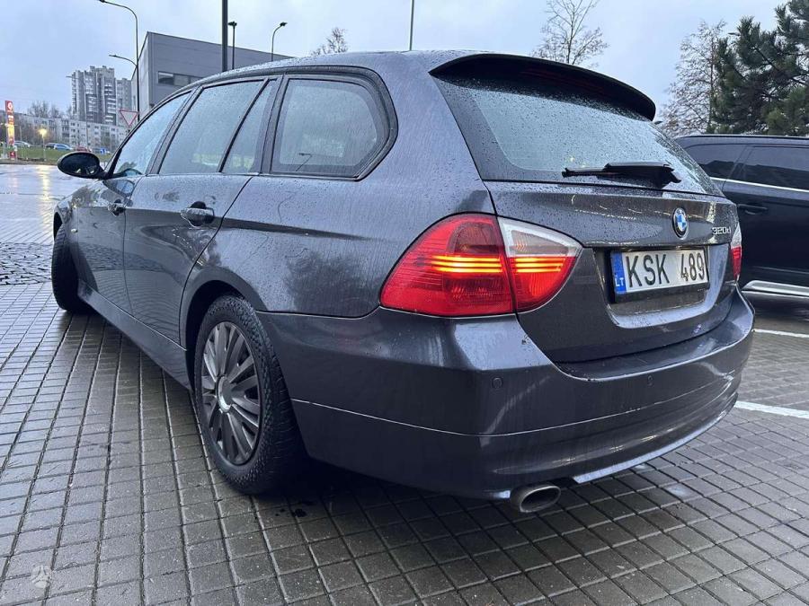 Grey BMW 320 2008 in Vilnius, with an engine capacity of 2.00 L and mileage of 262 thousand km for 2750 €, photo 5 on AUTOMOTO.COM.LV