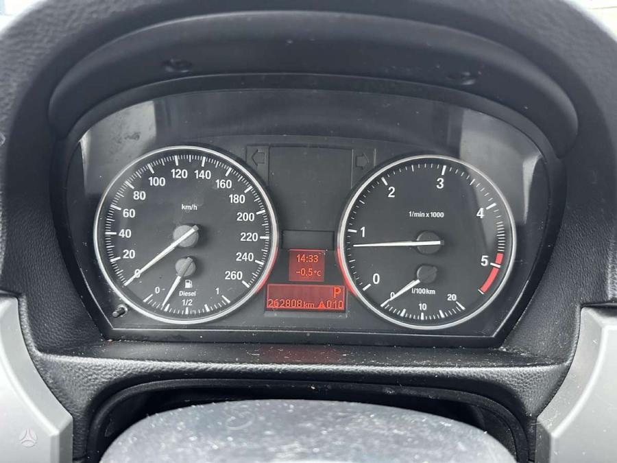 Grey BMW 320 2008 in Vilnius, with an engine capacity of 2.00 L and mileage of 262 thousand km for 2750 €, photo 8 on AUTOMOTO.COM.LV