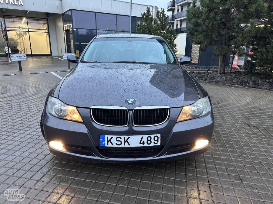 Pelēks BMW 320 2008 Viļņa, ar dzinēja tilpumu 2.00 L un nobraukumu 262 tūkst. km par 2750 €, foto 2 vietnē AUTOMOTO.COM.LV