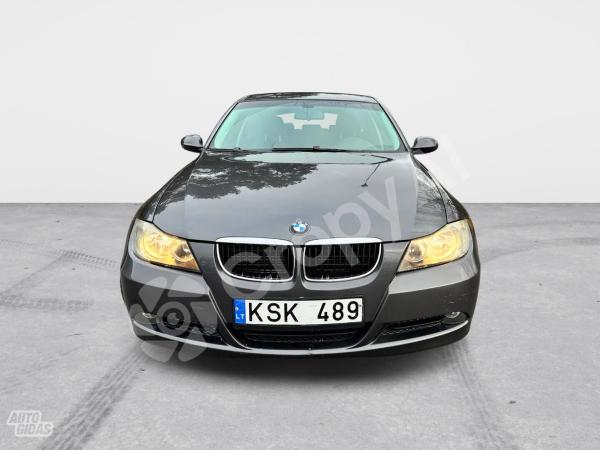 Grey BMW 320 2008 in Vilnius, with an engine capacity of 2.00 L and mileage of 262 thousand km for 2799 €, photo 5 on AUTOMOTO.COM.LV