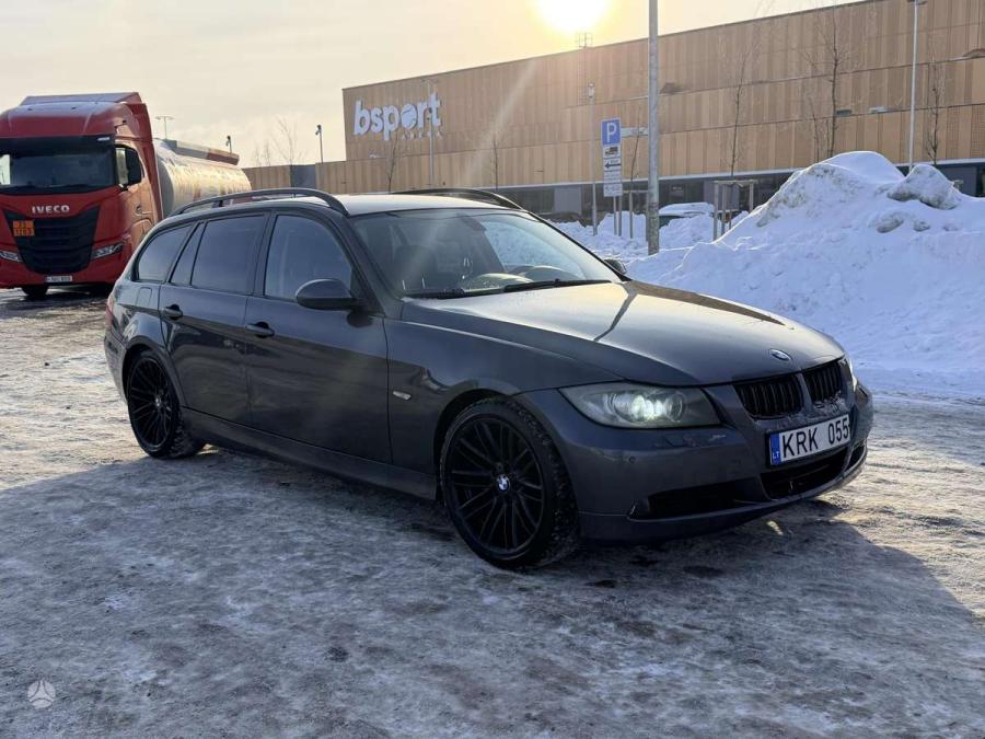 Grey BMW 320 2008 in Klaipeda, with an engine capacity of 2.00 L and mileage of 370 thousand km for 2950 €, photo 1 on AUTOMOTO.COM.LV