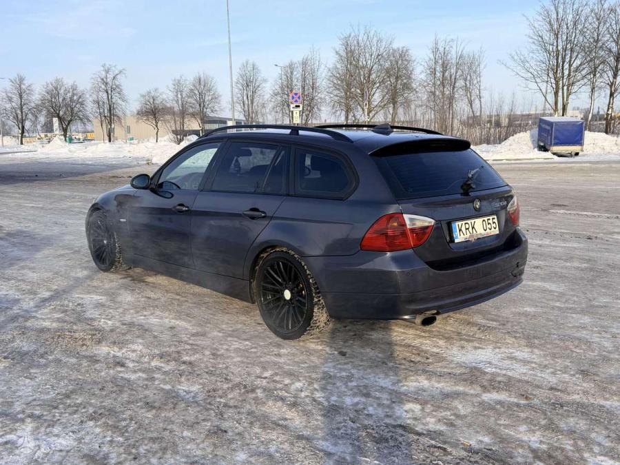 Grey BMW 320 2008 in Klaipeda, with an engine capacity of 2.00 L and mileage of 370 thousand km for 2950 €, photo 4 on AUTOMOTO.COM.LV