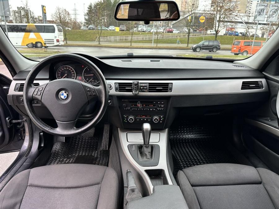 Pelēks BMW 320 2008 Viļņa, ar dzinēja tilpumu 2.00 L un nobraukumu 262 tūkst. km par 2999 €, foto 10 vietnē AUTOMOTO.COM.LV