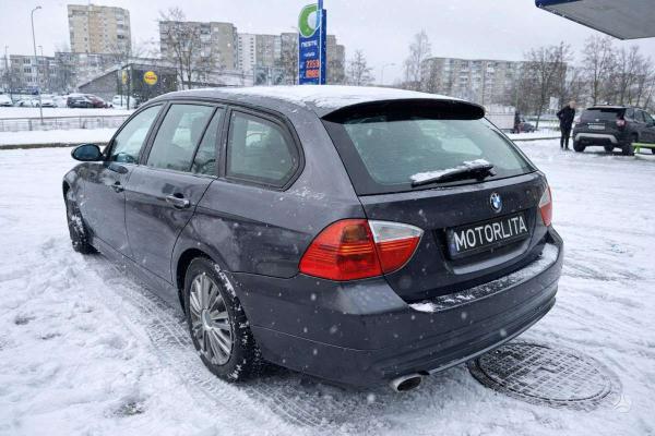 Grey BMW 320 2008 in Vilnius, with an engine capacity of 2.00 L and mileage of 262 thousand km for 2650 €, photo 4 on AUTOMOTO.COM.LV
