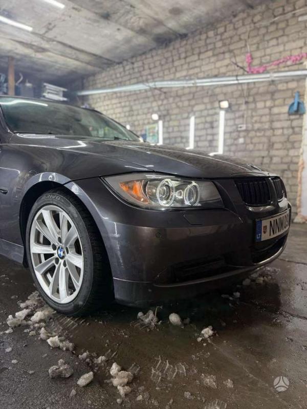 Grey BMW 320 2008 in Radviliskis, with an engine capacity of 2.00 L and mileage of 360 thousand km for 4000 €, photo 6 on AUTOMOTO.COM.LV