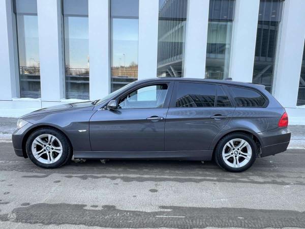 Pelēks BMW 320 2008 Viļņa, ar dzinēja tilpumu 2.00 L un nobraukumu 274 tūkst. km par 2000 €, foto 5 vietnē AUTOMOTO.COM.LV