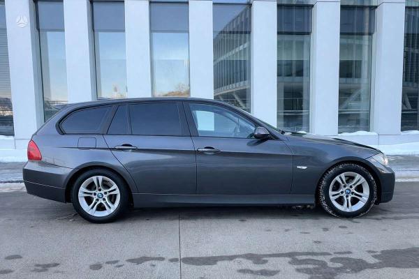 Pelēks BMW 320 2008 Viļņa, ar dzinēja tilpumu 2.00 L un nobraukumu 274 tūkst. km par 2000 €, foto 6 vietnē AUTOMOTO.COM.LV