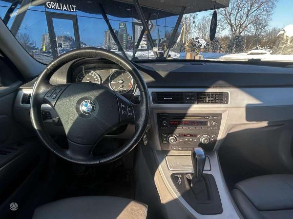 Pelēks BMW 320 2008 Kauņa, ar dzinēja tilpumu 2.00 L un nobraukumu 209 tūkst. km par 3600 €, foto 9 vietnē AUTOMOTO.COM.LV