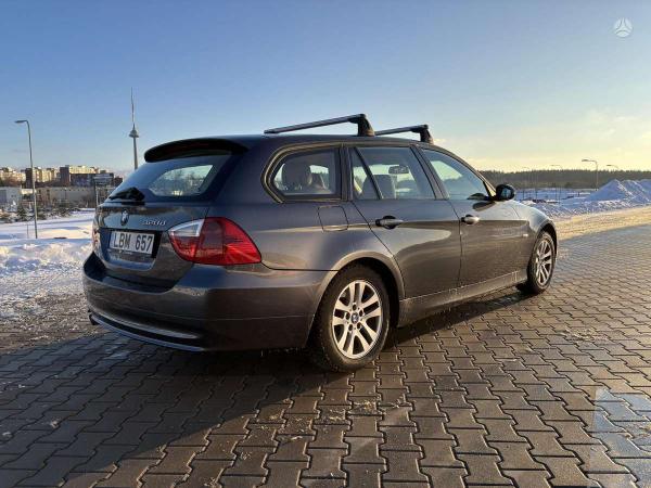 Pelēks BMW 320 2008 Viļņa, ar dzinēja tilpumu 2.00 L un nobraukumu 183 tūkst. km par 4500 €, foto 1 vietnē AUTOMOTO.COM.LV