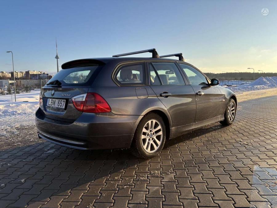 Grey BMW 320 2008 in Vilnius, with an engine capacity of 2.00 L and mileage of 183 thousand km for 4500 €, photo 1 on AUTOMOTO.COM.LV