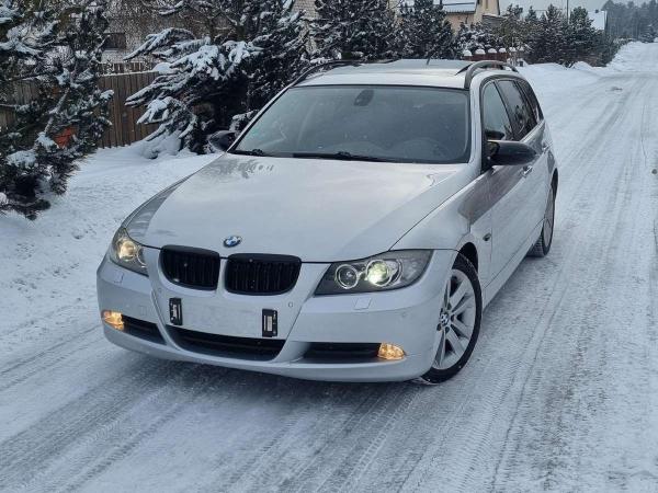 Grey BMW 320 2008 in Prienai, with an engine capacity of 2.00 L and mileage of 293 thousand km for 3850 €, photo 1 on AUTOMOTO.COM.LV