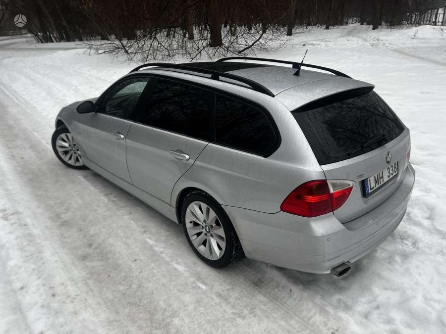 Grey BMW 320 2008 in Vilnius, with an engine capacity of 2.00 L and mileage of 299 thousand km for 3550 €, photo 2 on AUTOMOTO.COM.LV
