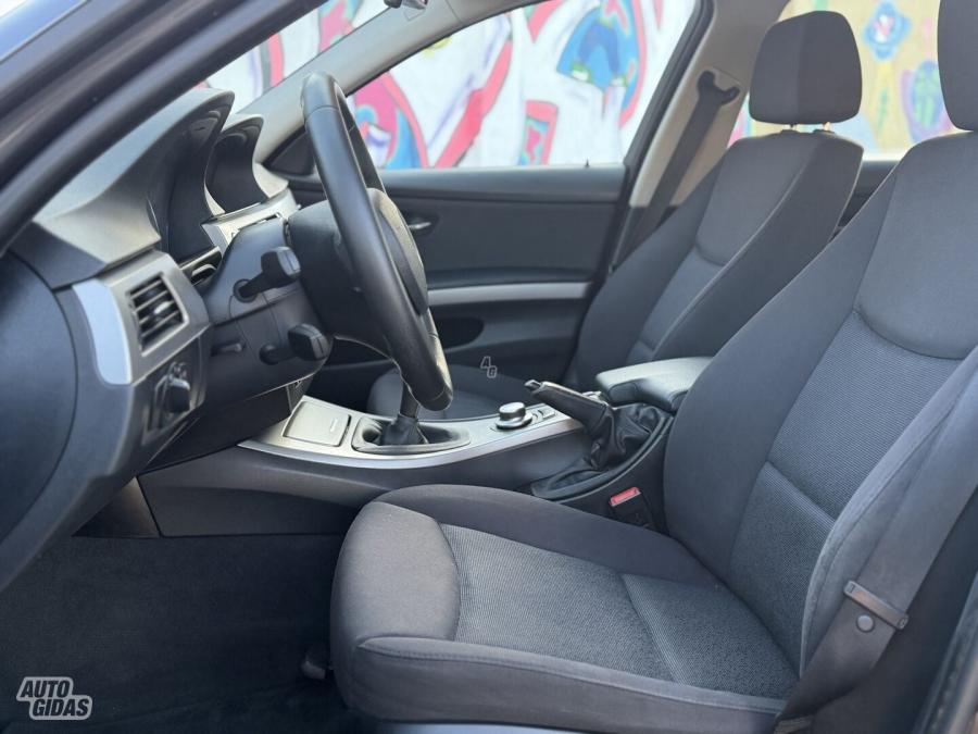 Pelēks BMW 320 2008 Kėdainiai, ar dzinēja tilpumu 2.00 L un nobraukumu 258 tūkst. km par 3650 €, foto 12 vietnē AUTOMOTO.COM.LV