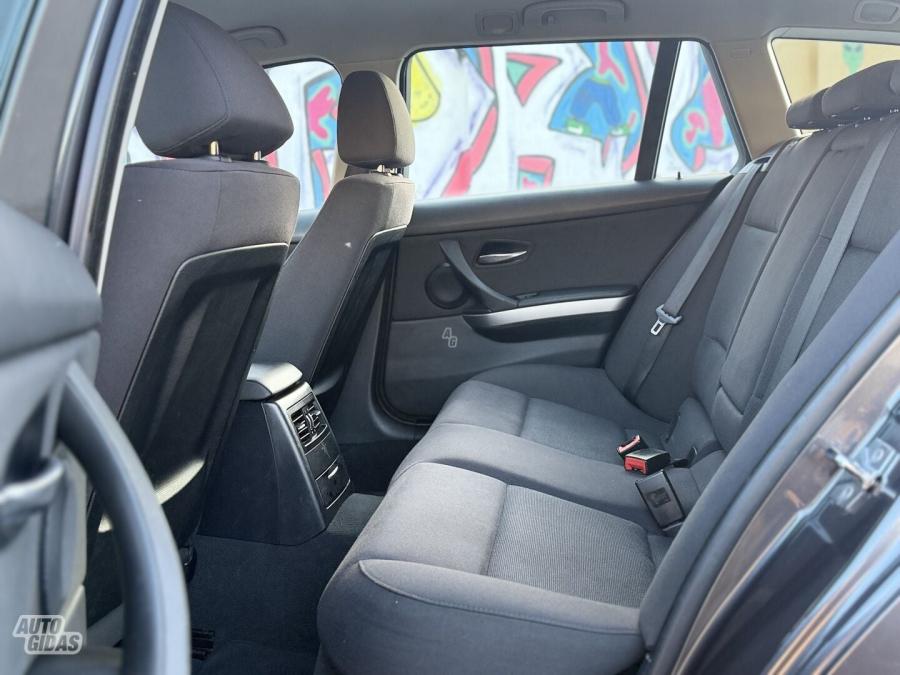 Pelēks BMW 320 2008 Kėdainiai, ar dzinēja tilpumu 2.00 L un nobraukumu 258 tūkst. km par 3650 €, foto 20 vietnē AUTOMOTO.COM.LV