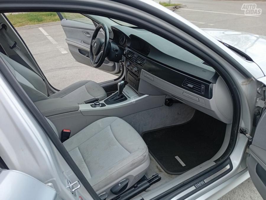 Grey BMW 320 2008 in Vilnius, with an engine capacity of 2.00 L and mileage of 365 thousand km for 3550 €, photo 19 on AUTOMOTO.COM.LV