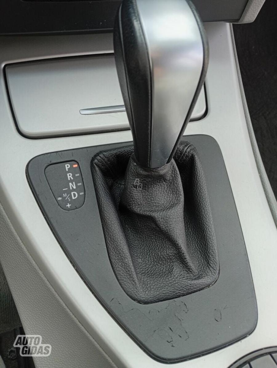 Grey BMW 320 2008 in Vilnius, with an engine capacity of 2.00 L and mileage of 365 thousand km for 3550 €, photo 25 on AUTOMOTO.COM.LV