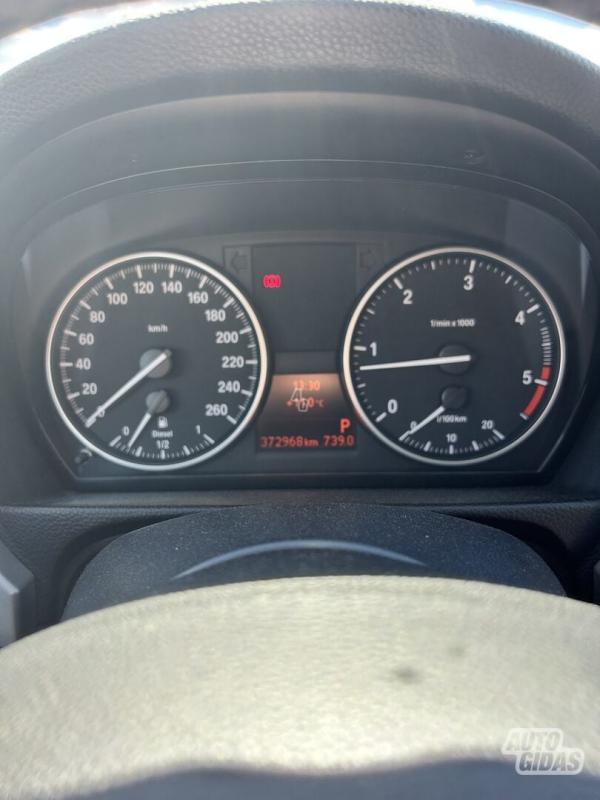Pelēks BMW 320 2008 Panevēža, ar dzinēja tilpumu 2.00 L un nobraukumu 373 tūkst. km par 3250 €, foto 6 vietnē AUTOMOTO.COM.LV