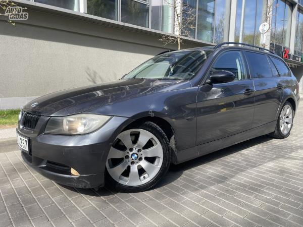 Pelēks BMW 320 2008 Viļņa, ar dzinēja tilpumu 2.00 L un nobraukumu 300 tūkst. km par 2500 €, foto 1 vietnē AUTOMOTO.COM.LV