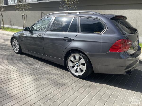 Pelēks BMW 320 2008 Viļņa, ar dzinēja tilpumu 2.00 L un nobraukumu 300 tūkst. km par 2500 €, foto 3 vietnē AUTOMOTO.COM.LV