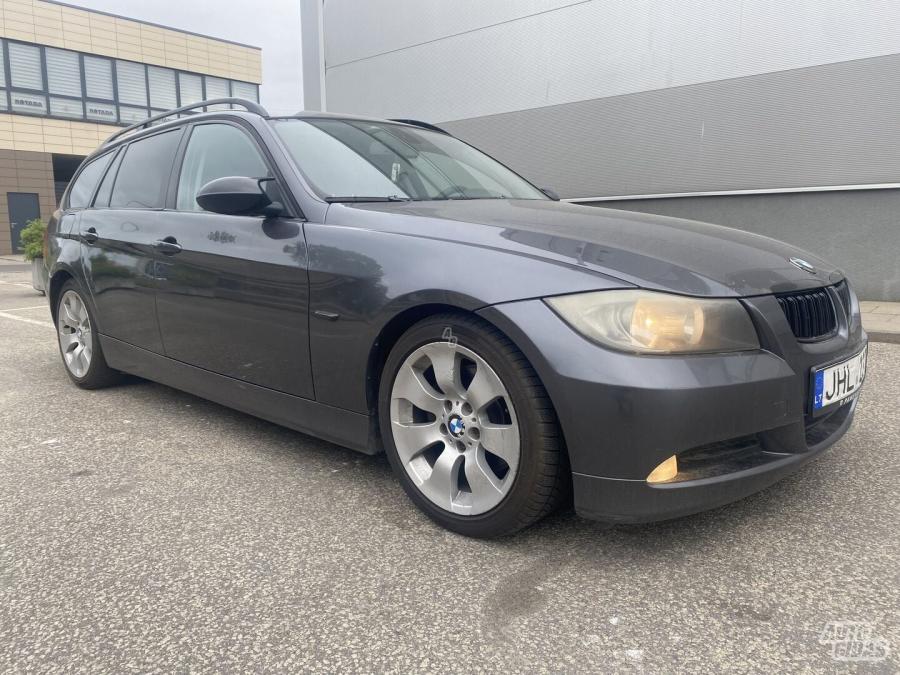 Grey BMW 320 2008 in Vilnius, with an engine capacity of 2.00 L and mileage of 300 thousand km for 2750 €, photo 1 on AUTOMOTO.COM.LV