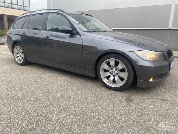 Pelēks BMW 320 2008 Viļņa, ar dzinēja tilpumu 2.00 L un nobraukumu 300 tūkst. km par 2750 €, foto 2 vietnē AUTOMOTO.COM.LV