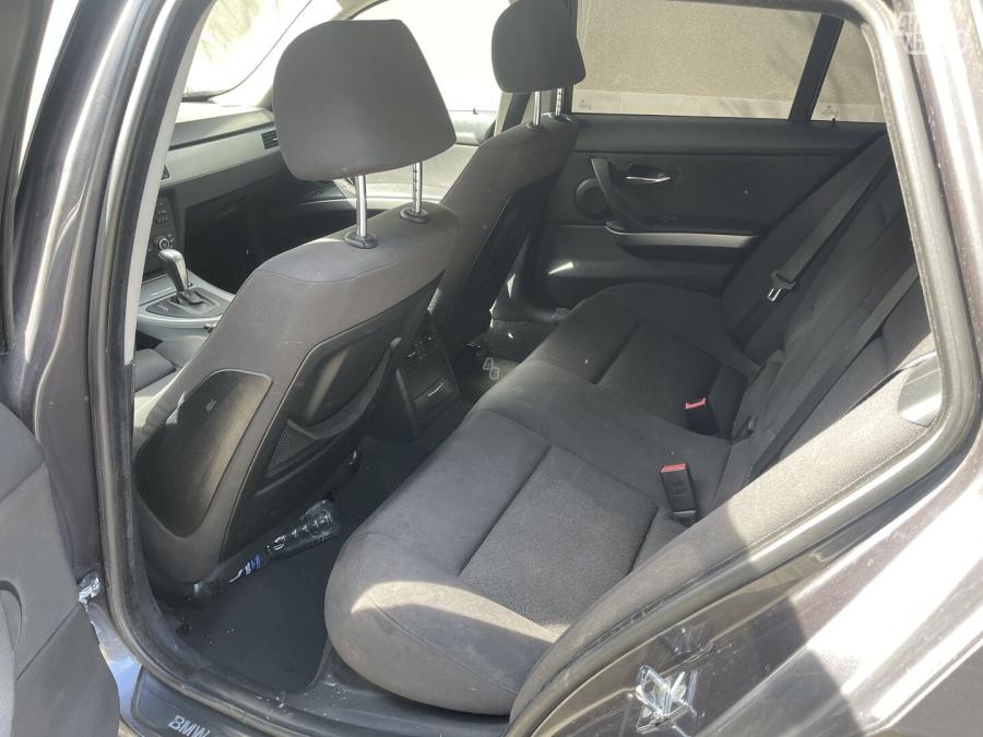 Grey BMW 320 2008 in Vilnius, with an engine capacity of 2.00 L and mileage of 300 thousand km for 2750 €, photo 25 on AUTOMOTO.COM.LV