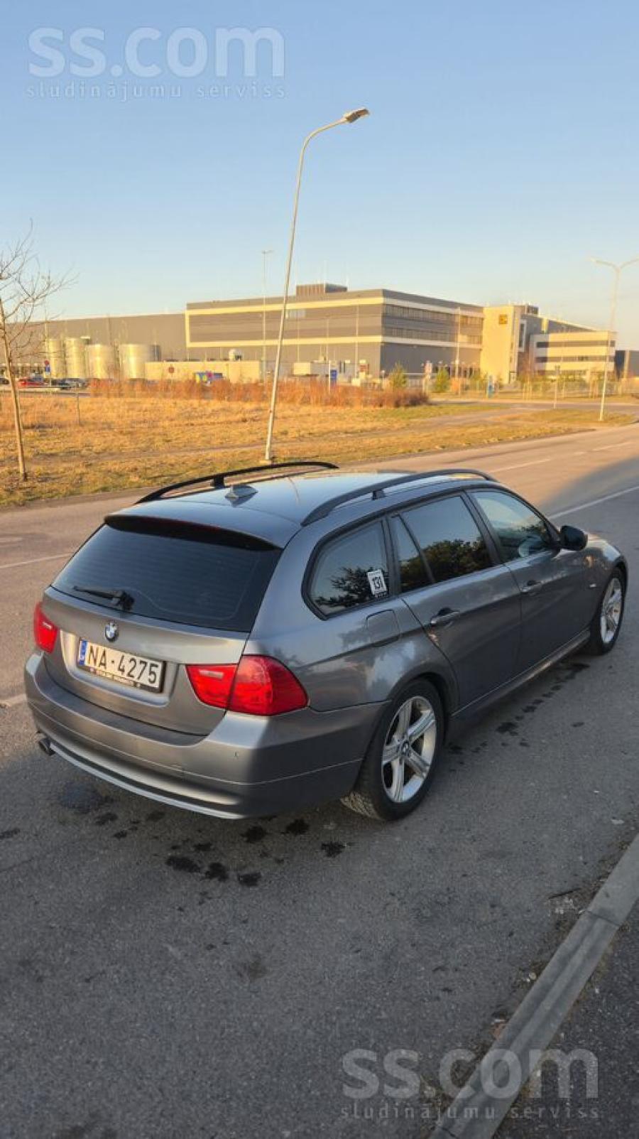 Grey BMW 320 2008 in Riga, with an engine capacity of 2.00 L and mileage of 319 thousand km for 5500 €, photo 4 on AUTOMOTO.COM.LV