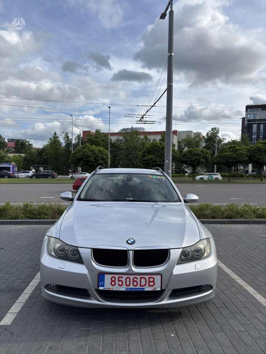 Pelēks BMW 320 2008 Viļņa, ar dzinēja tilpumu 2.00 L un nobraukumu 295 tūkst. km par 3300 €, foto 3 vietnē AUTOMOTO.COM.LV