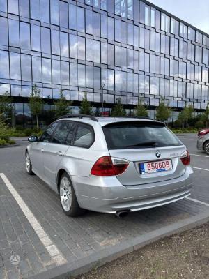 Pelēks BMW 320 2008 Viļņa, ar dzinēja tilpumu 2.00 L un nobraukumu 295 tūkst. km par 3300 €, foto 5 vietnē AUTOMOTO.COM.LV