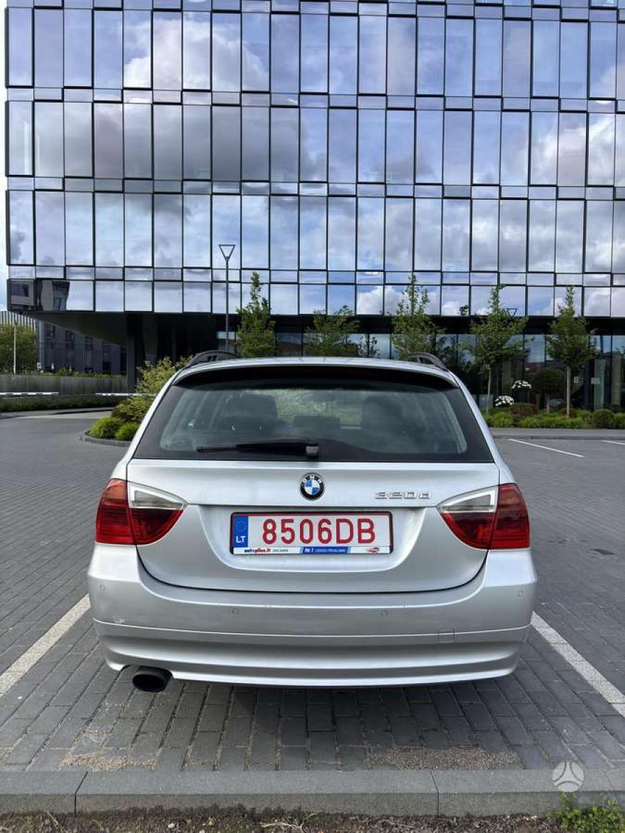 Pelēks BMW 320 2008 Viļņa, ar dzinēja tilpumu 2.00 L un nobraukumu 295 tūkst. km par 3300 €, foto 6 vietnē AUTOMOTO.COM.LV