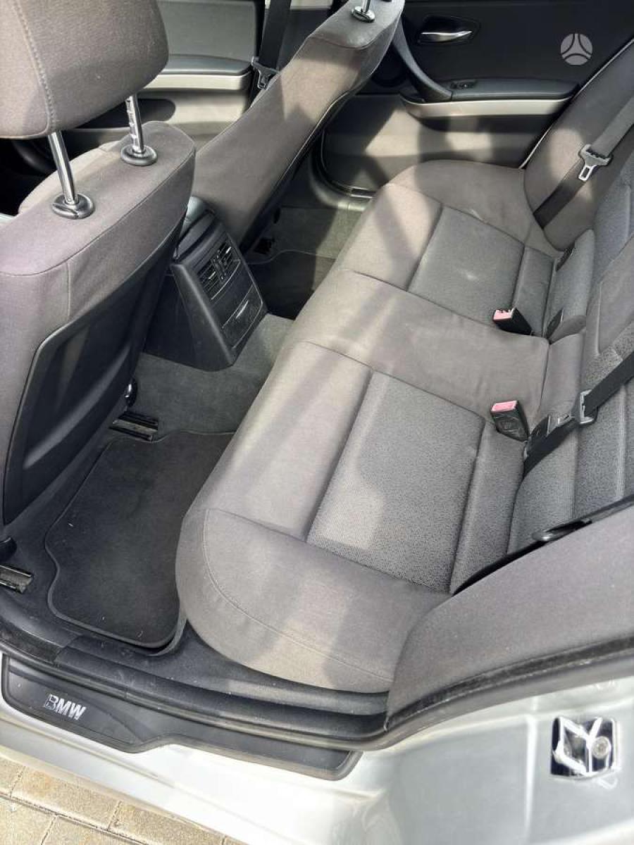 Pelēks BMW 320 2008 Viļņa, ar dzinēja tilpumu 2.00 L un nobraukumu 295 tūkst. km par 3300 €, foto 11 vietnē AUTOMOTO.COM.LV