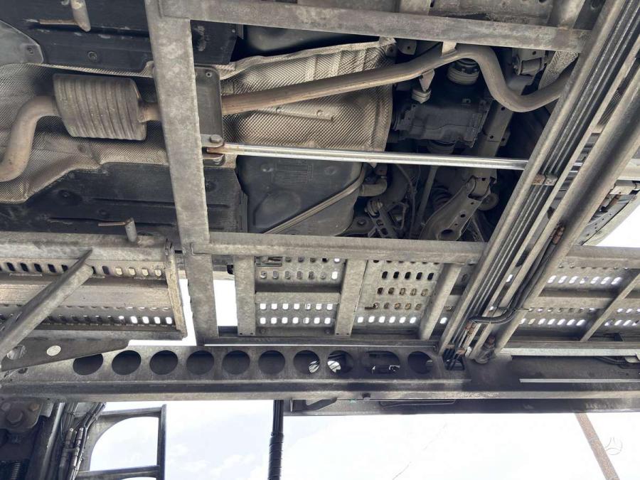 Pelēks BMW 320 2008 Viļņa, ar dzinēja tilpumu 2.00 L un nobraukumu 295 tūkst. km par 3300 €, foto 16 vietnē AUTOMOTO.COM.LV