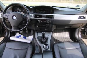 Grey BMW 320 2008 in Riga, with an engine capacity of 2.00 L and mileage of 409 thousand km for 3190 €, photo 12 on AUTOMOTO.COM.LV